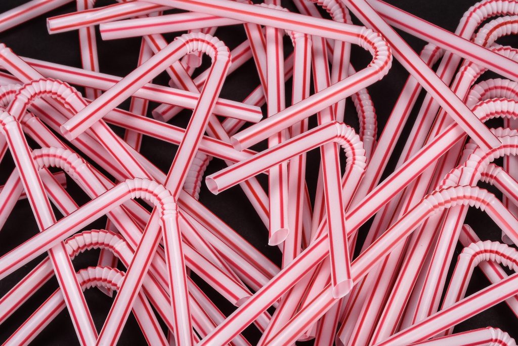 ¿Sabes cómo afecta al medio ambiente el uso de los popotes? - AFmedios ...