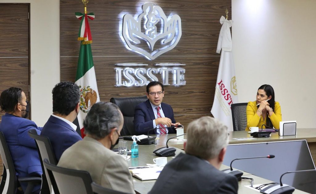 Director del ISSSTE anuncia descentralización del Instituto hacia ...