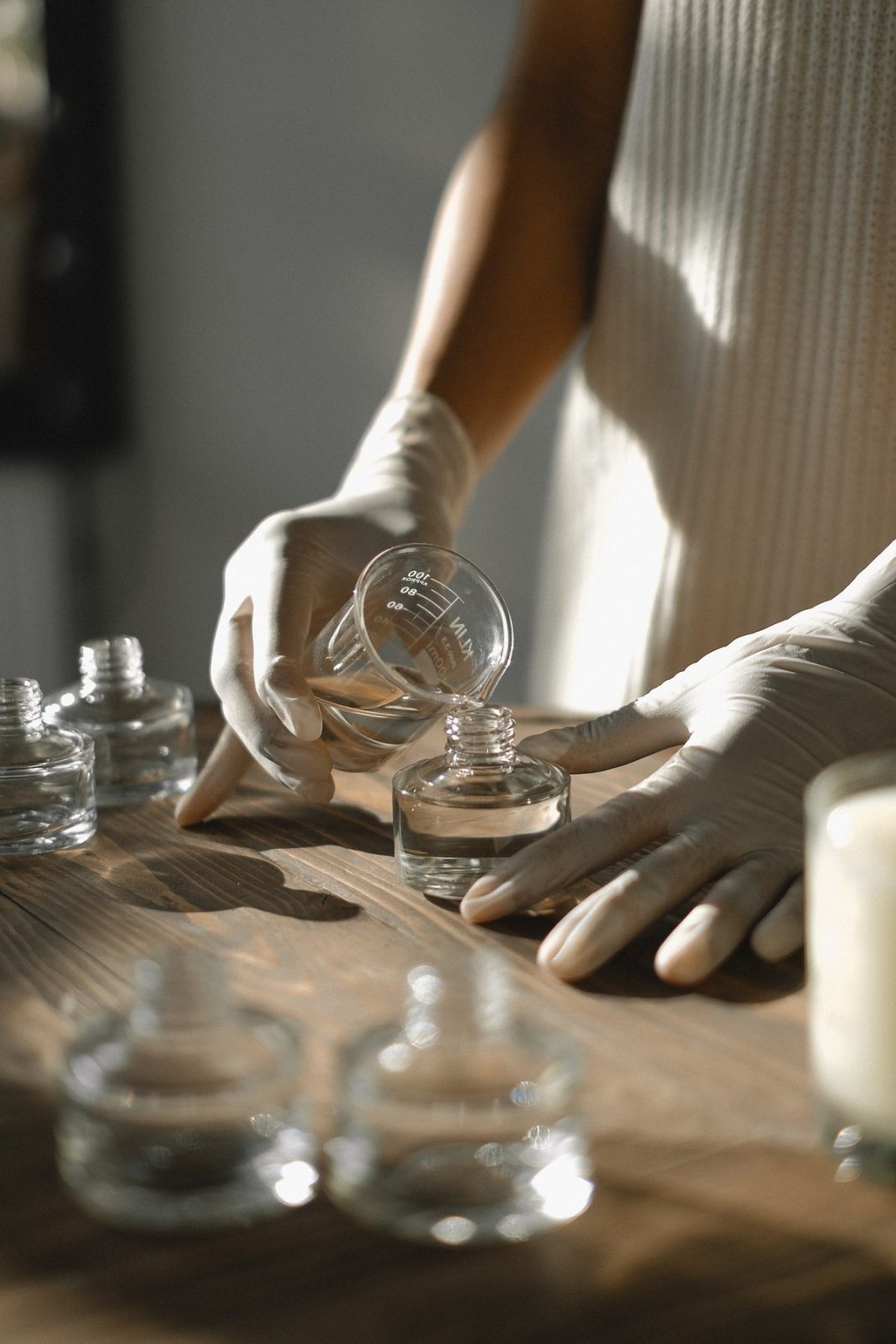 El proceso de creación de los perfumes Dossier: detrás de la magia ...