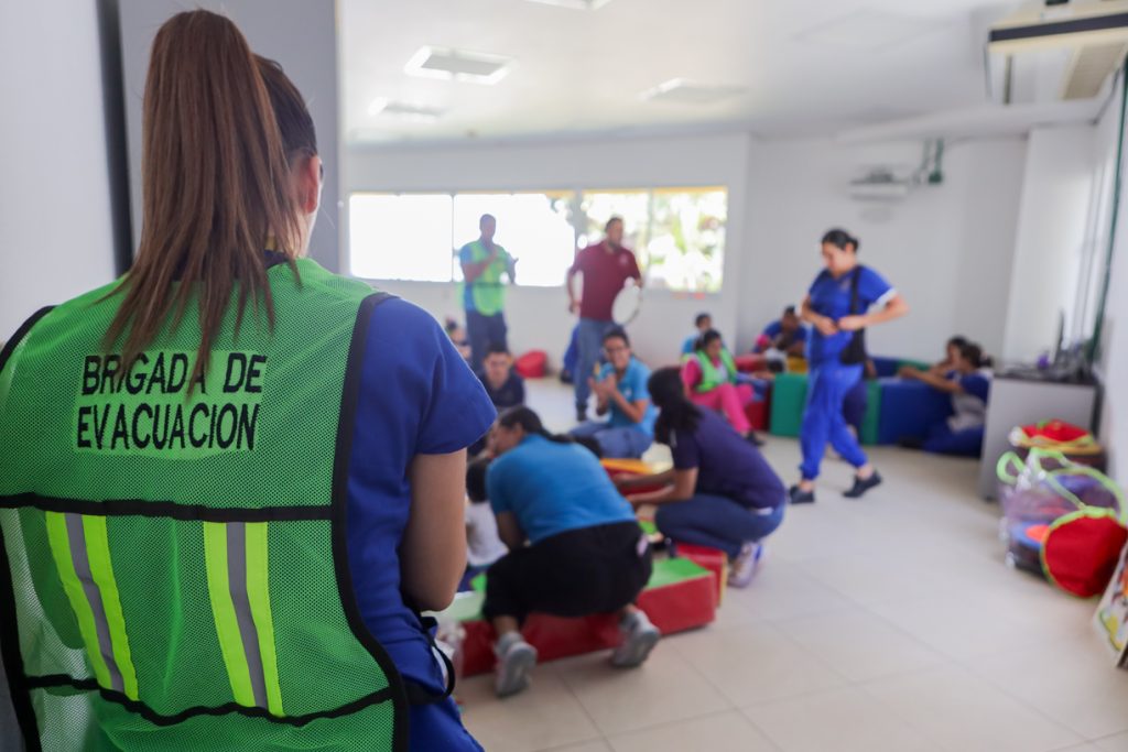 UdeC realiza exitoso simulacro de evacuación en la Estancia Infantil - AFmedios .- Agencia de ...