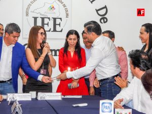 Riult Rivera recibe la constancia de mayoría que lo acredita como Presidente Municipal electo de ...