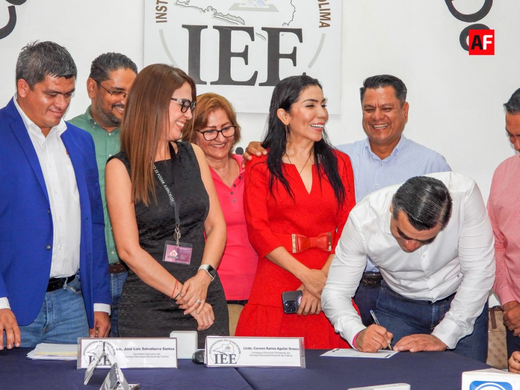 Riult Rivera recibe la constancia de mayoría que lo acredita como Presidente Municipal electo de ...