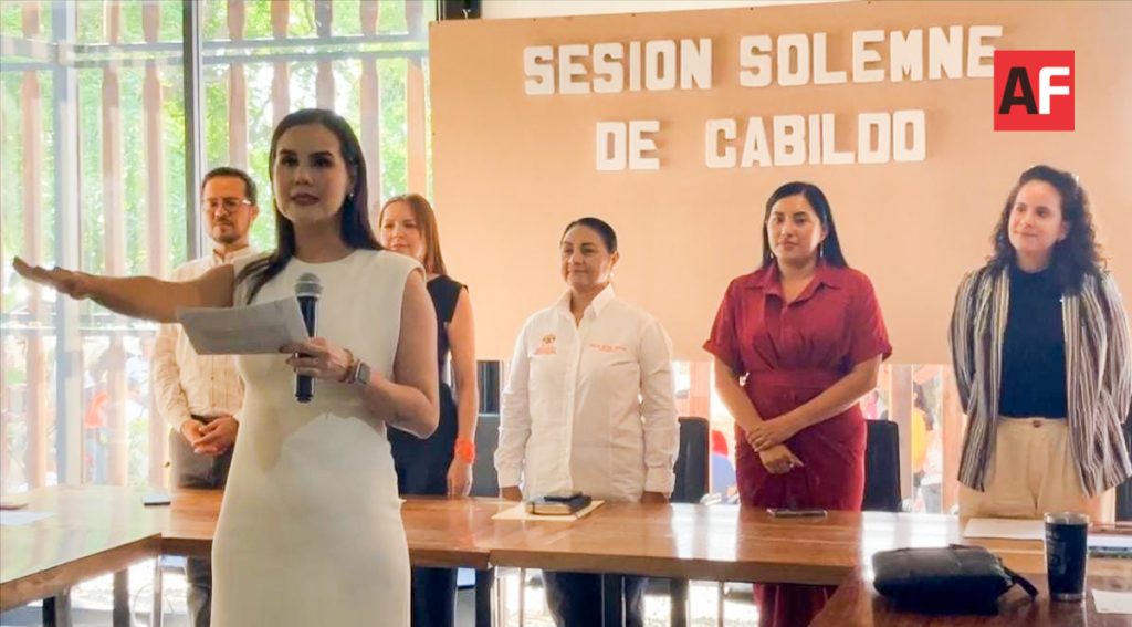 Rinde protesta Rosi Bayardo como alcaldesa de Manzanillo 2024 - 2027 ...