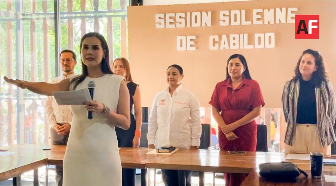 Rinde protesta Rosi Bayardo como alcaldesa de Manzanillo 2024 - 2027 ...