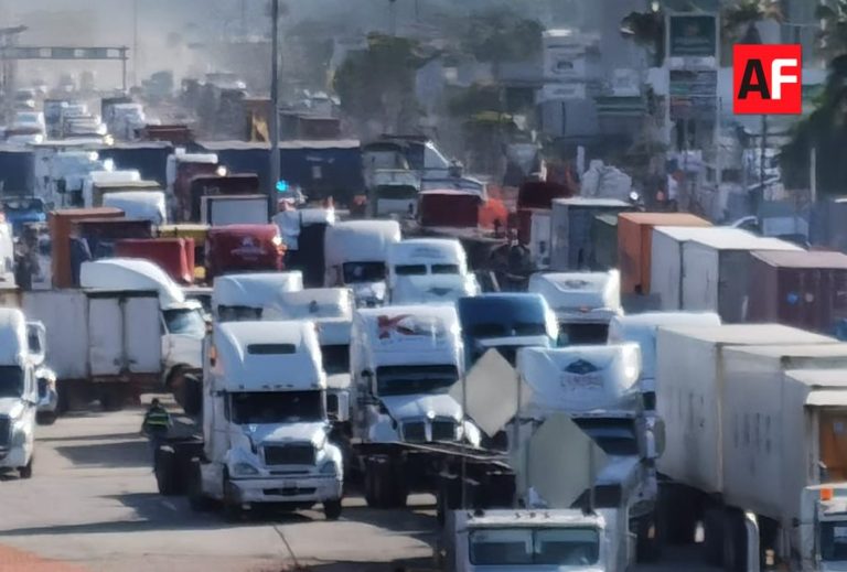 Más de 700 mil camiones de carga ingresaron al puerto de Manzanillo entre enero y julio ...