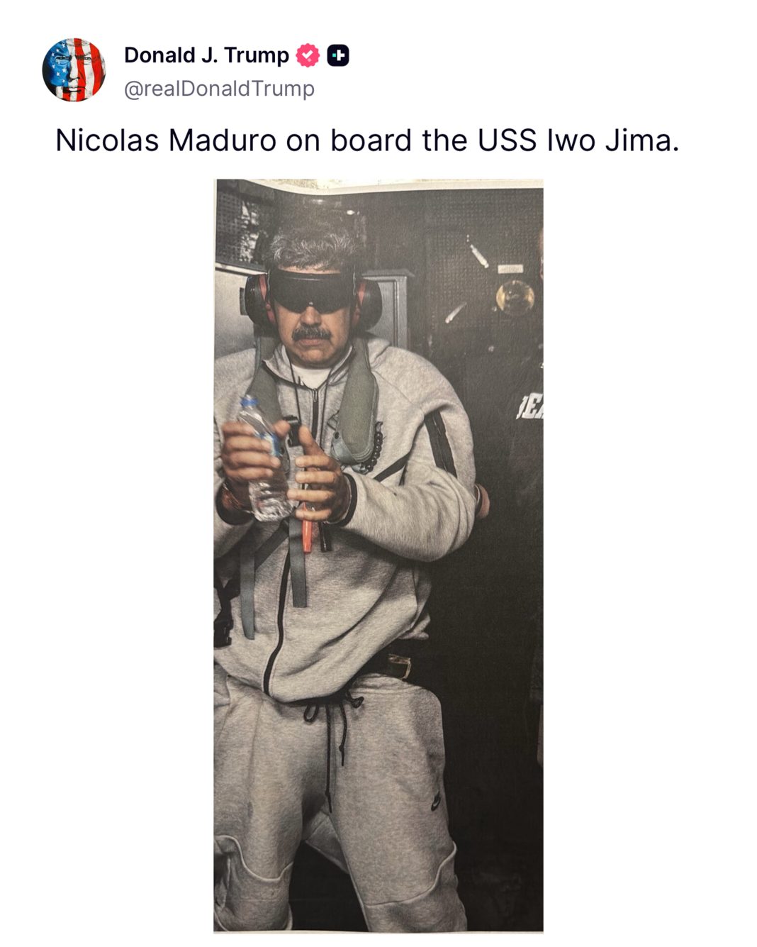 Trump difunde la primera imagen oficial de Nicolás Maduro bajo custodia ...